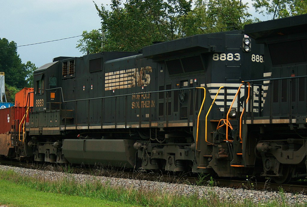 NS 8883